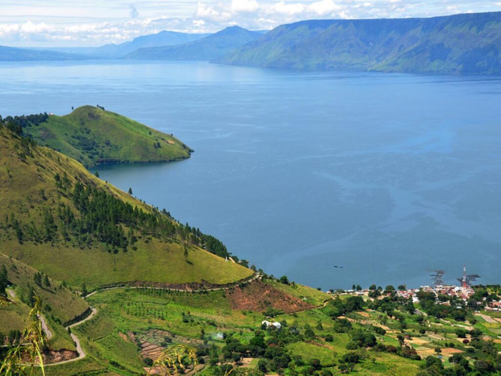 10 Keindahan Alam Indonesia yang Luar Biasa