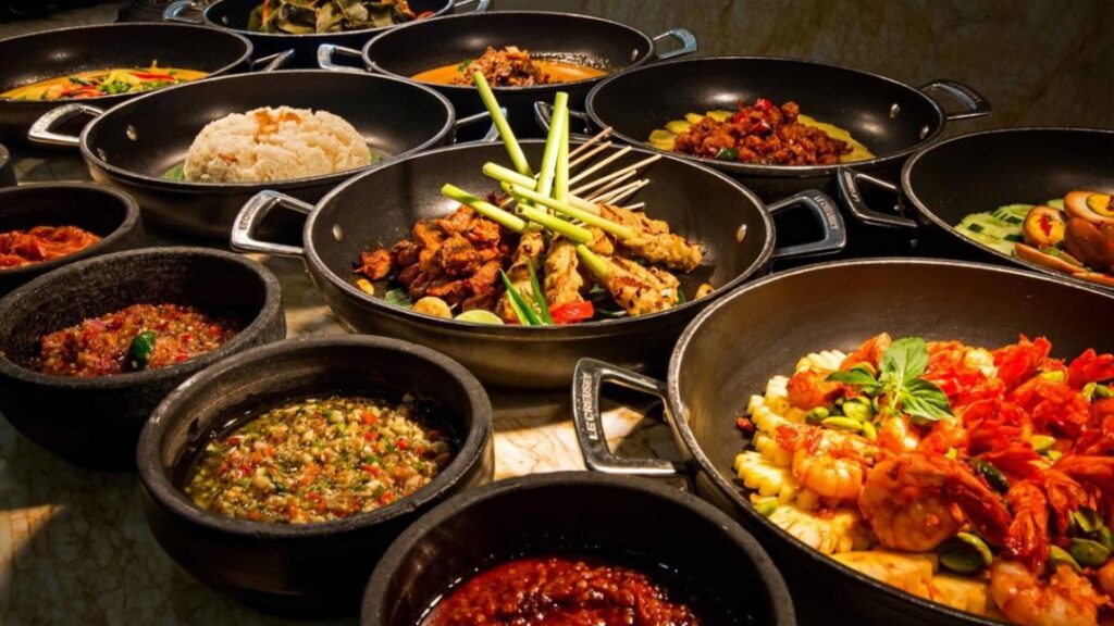 Beragam Menu Makanan Nusantara yang Wajib Dicoba di Berbagai Daerah